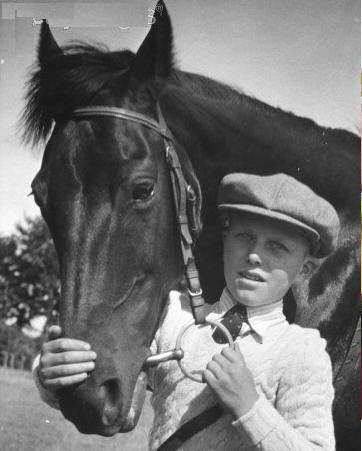 Literature without tears: BLACK BEAUTY : CHARACTERS (HUMAN)