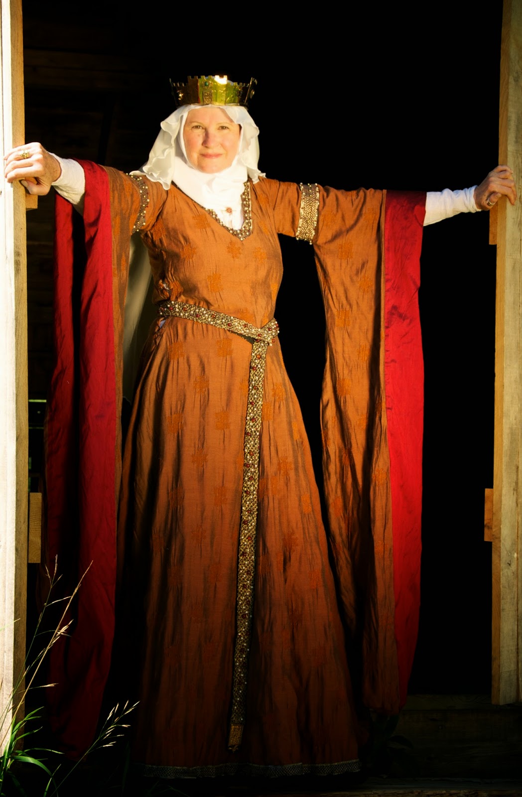 Tangwystl's Costume Wardrobe: 12th C Bliaut