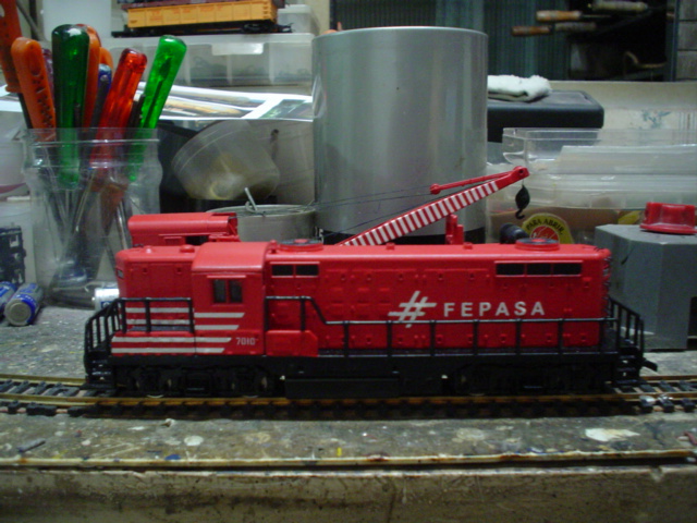 Helyfilho - Ferreomodelismo: LOCOMOTIVA GP18 FEPASA 2° Padrão