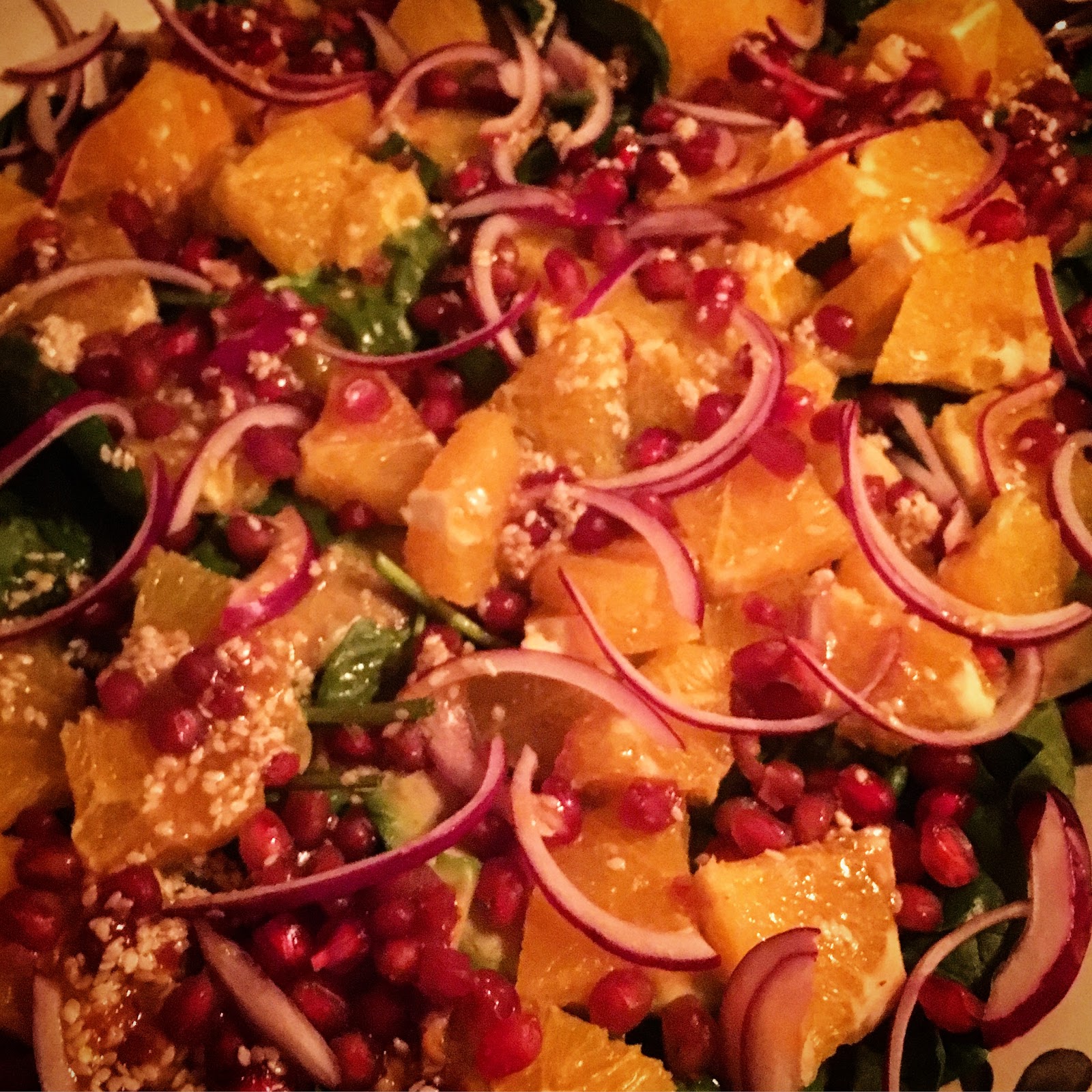 Elgseter: Frisk salat med appelsin og granateple