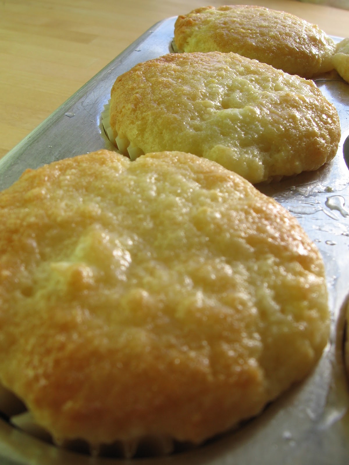 sweetsugarbean: A Pot of Tea, a Good Book and Lemon Cream Cheese Muffins