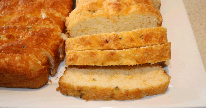 Gal in the Middle: Quick Cheese Bread: Easy and Kid Approved