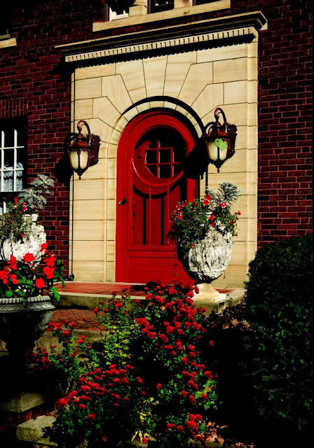 Delorme Designs: FAVOURITE REDS-RED DOOR!