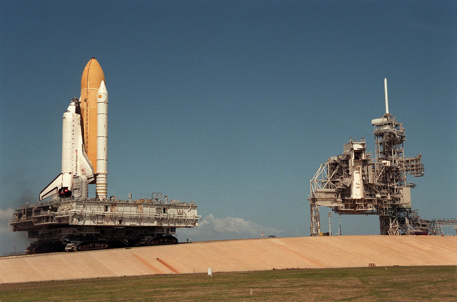 Engineering Channel: Crawler Transporter