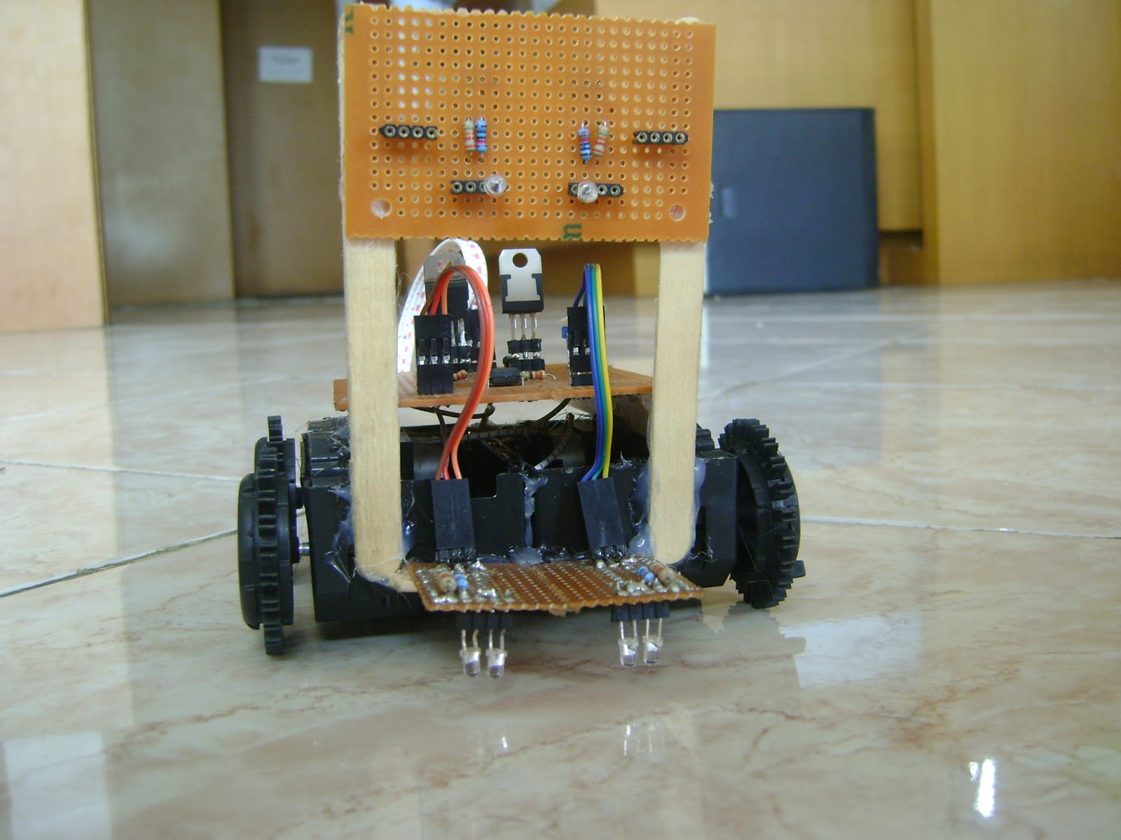 Robot Pengikut Garis Analog Bolabot Saklar Transistor (Line Follower ...