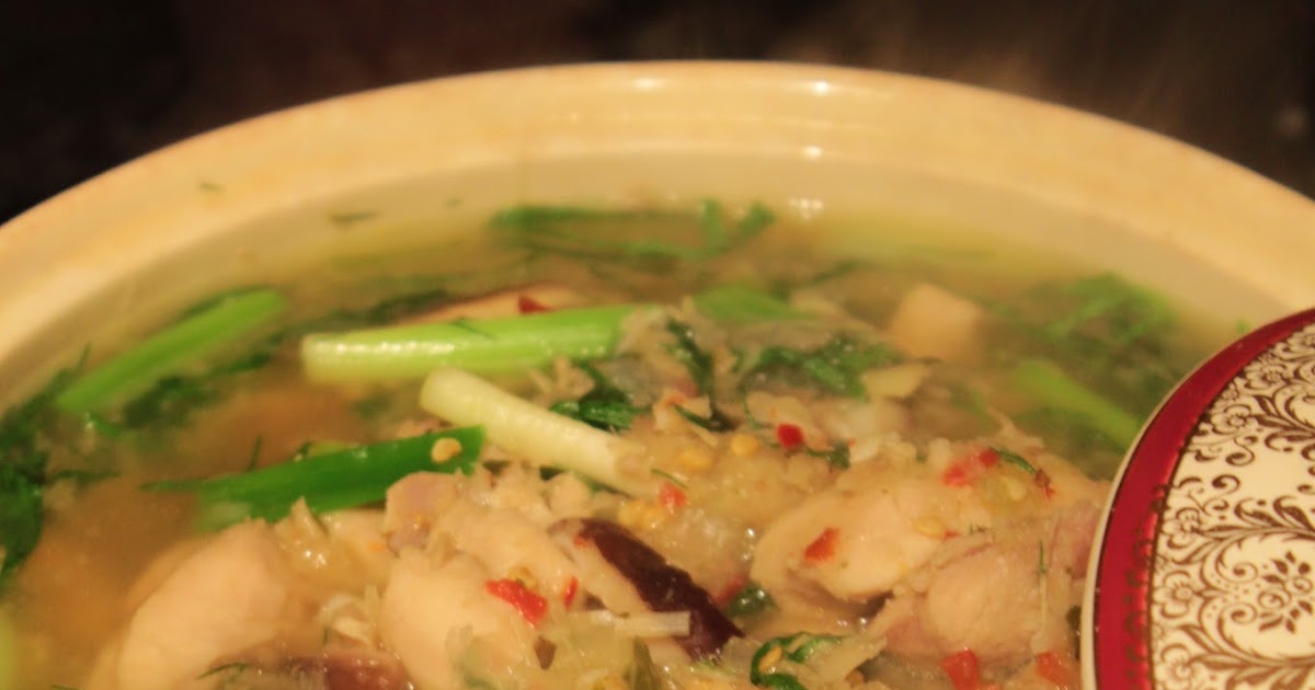 I Wish I Was in Thailand: Gaeng Om Gai (Herbal Chicken Curry)
