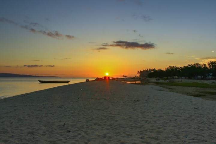 Surga Indonesia: Spot Wisata Keren Di Kab. Kepulauan Sula Prov. Maluku ...