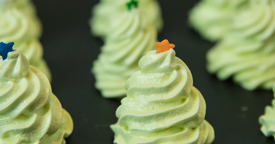 Meringue Christmas Trees ~ Learn, Live, and Explore!