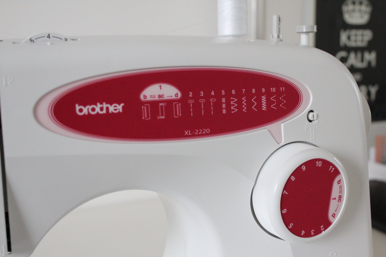 Cat'stronomy: Review: Brother Sewing Machine XL 2220