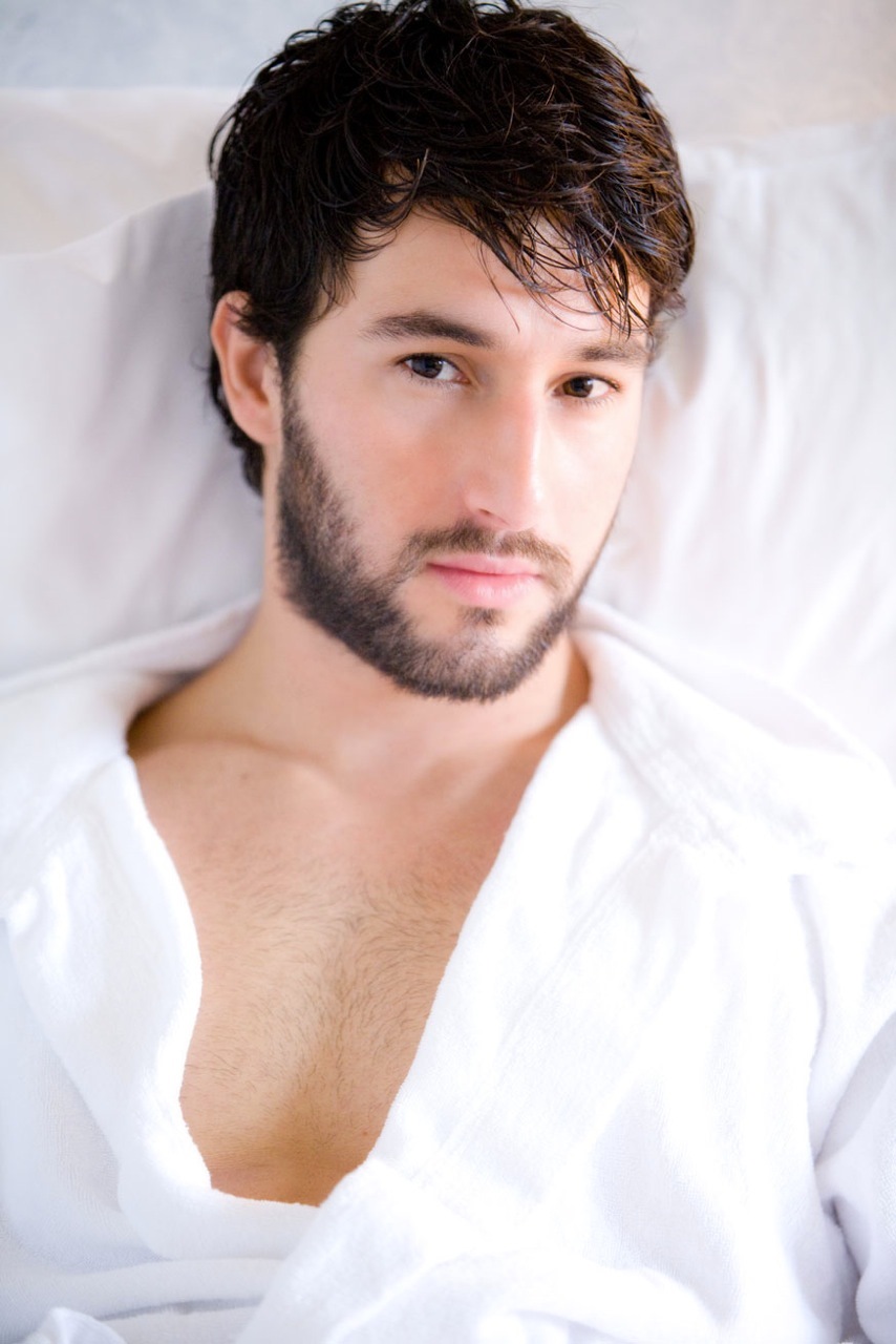 L'Homme du Jour: GUILHERME LOGULLO