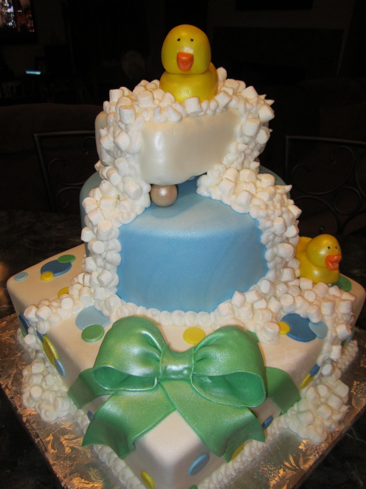 MyMoniCakes: Rubber Duckie Bubble Bath Cake