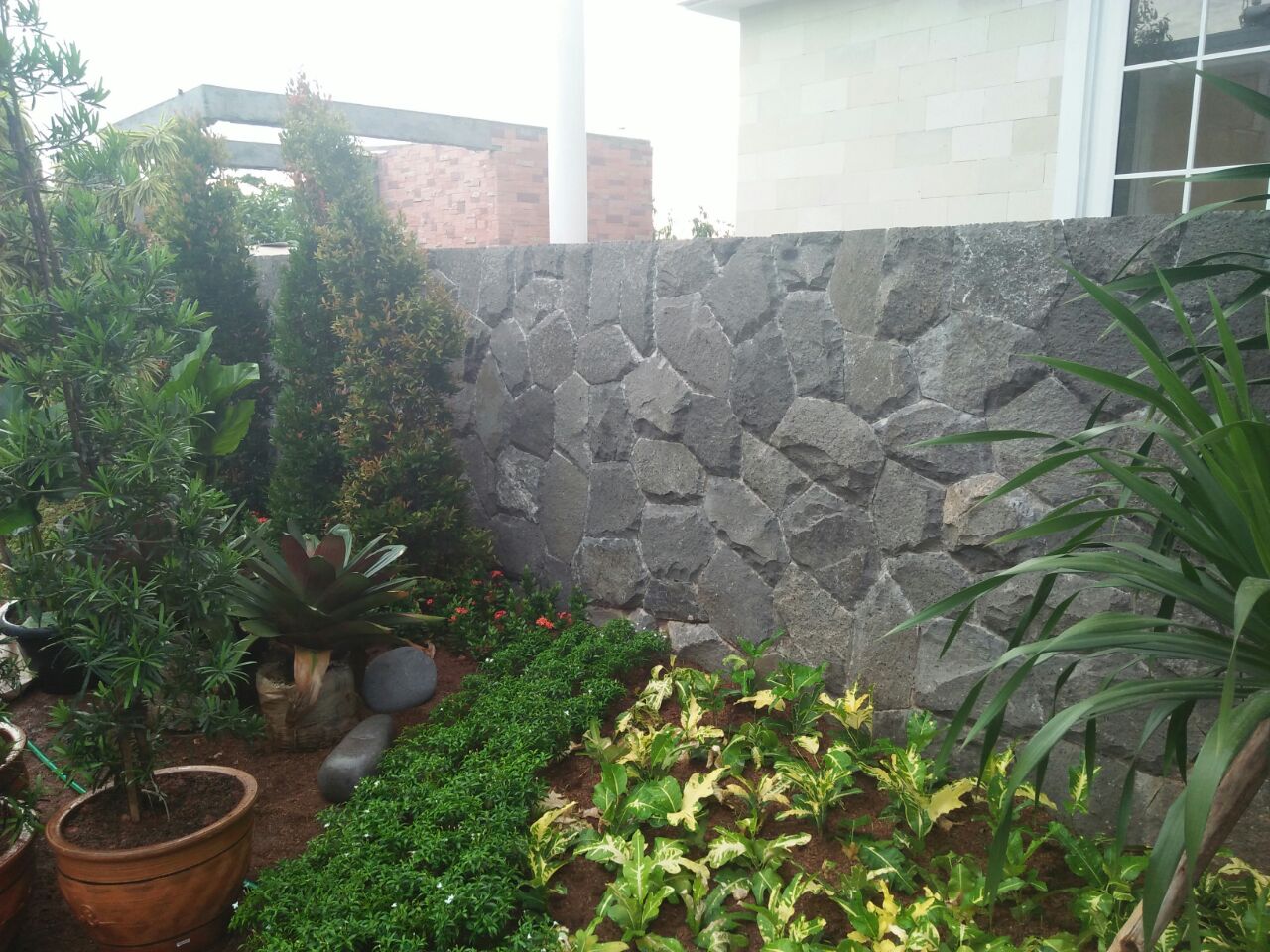 Batu Andesit Acak RTA - JUAL BATU ALAM TERLENGKAP DIJAKARTA