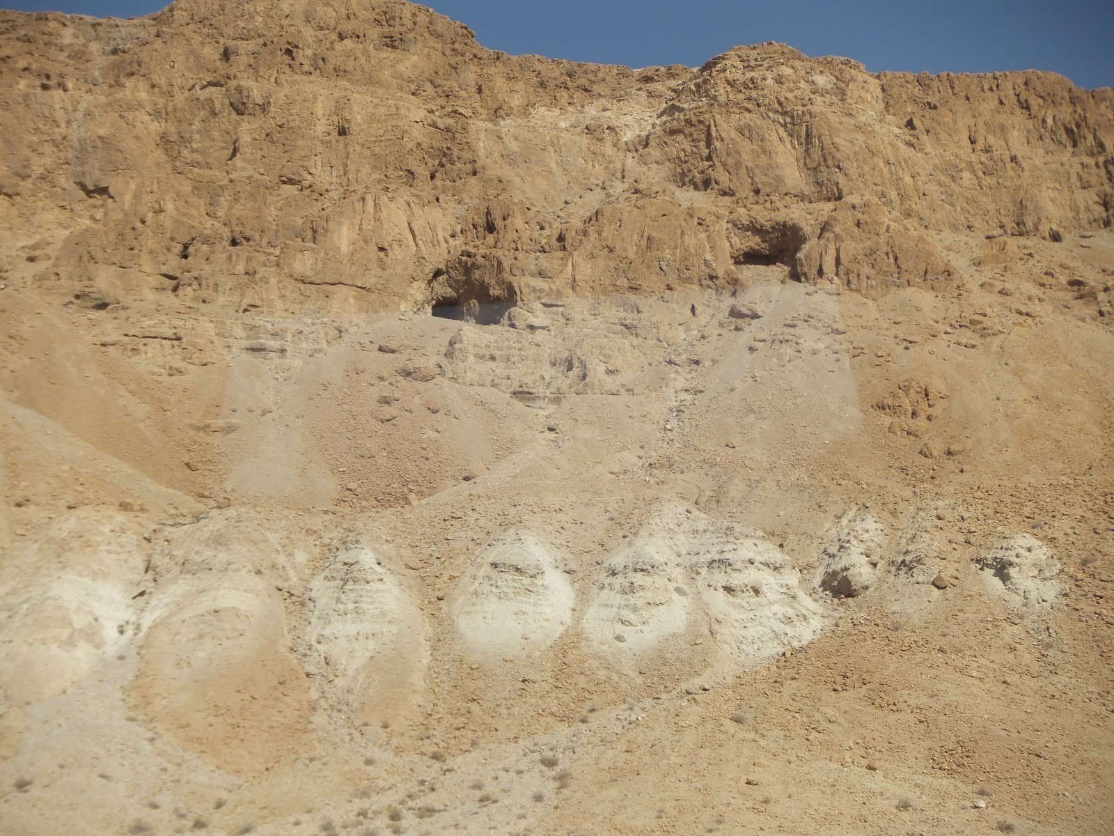 David and Saul at Ein Gedi