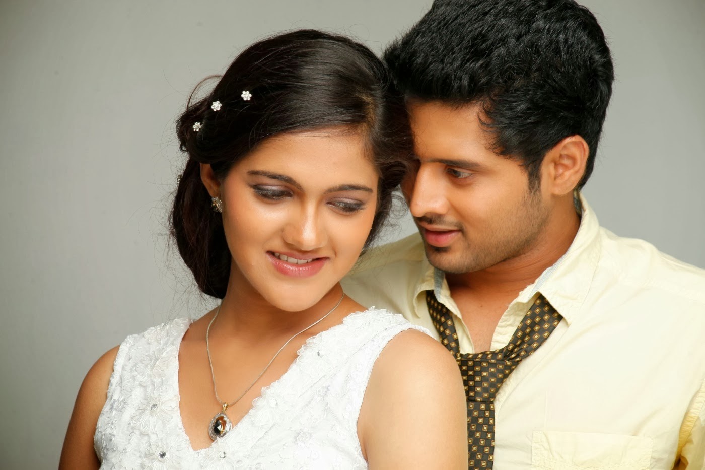 Hum Tum Movie Stills Gallery | Spicy Photo Gallery and Latest Movie Updates