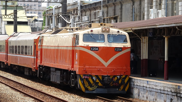 Blair's 鐵道攝影: E204電力機車 / TRA E204 Electric locomotive