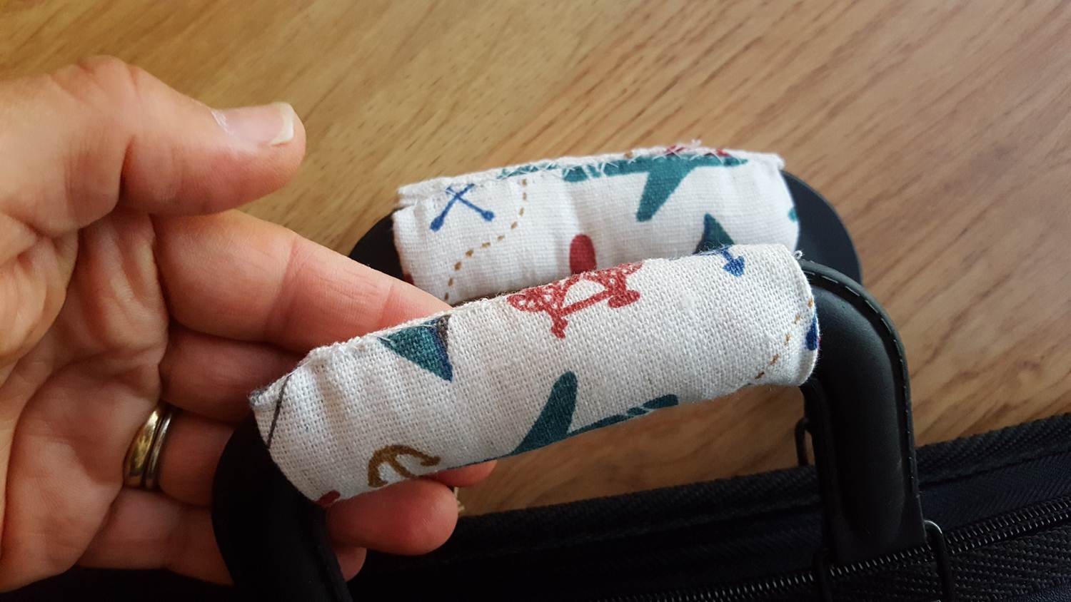 How to: comfortable handle pads for briefcase or travel bag |Keeping it ...