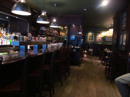 Teena in Toronto: Hemingway's Restaurant and Bar, Toronto, ON