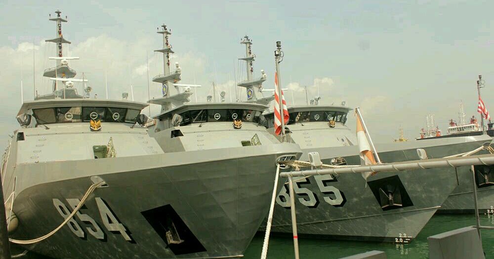 Mengunjungi Kapal Perang TNI Angkatan Laut KRI Layaran 854 - Kisah ...