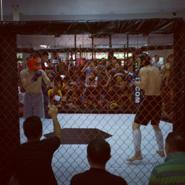 FightBah!: Sabah MMA fighters at "Balls-to-Brawl" event!