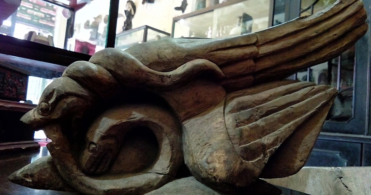 Hobby Antik: " PATUNG PRIMITIF " MOTIF BURUNG DAN ULAR