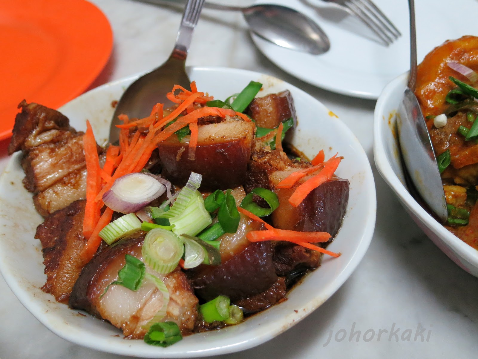 Lu San 庐山 Hainanese Curry Rice at "Muar Glutton Street 麻坡贪吃街", Johor ...
