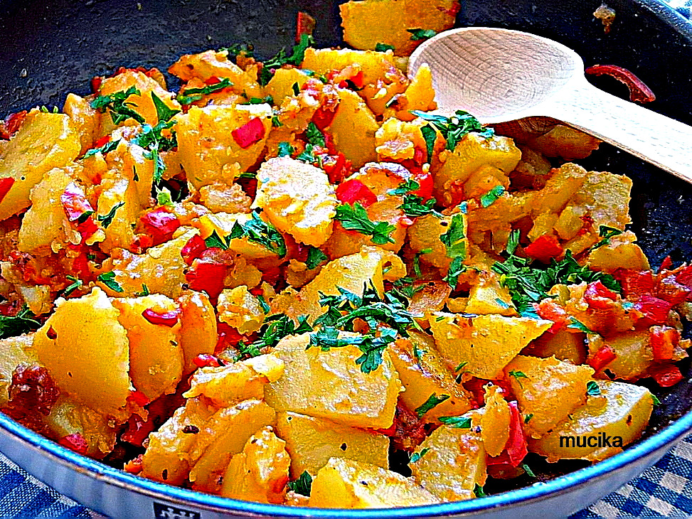 Ručak kod Mucike: Restani krumpir sa paprikom