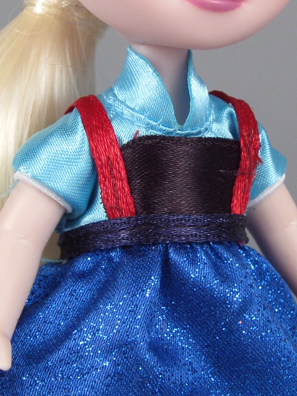 The Animators' Mini Elsa Playset from The Disney Store | The Toy Box ...