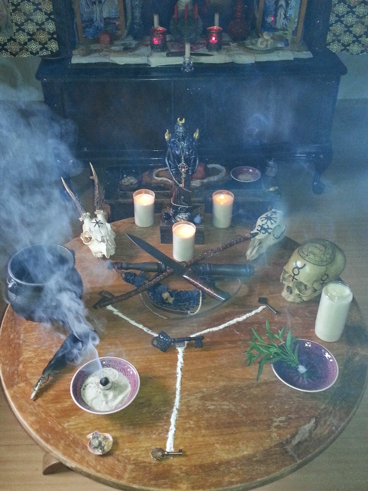 Le Sanctuaire.: Deipnon, le Souper d’Hécate ou le repas des Dieux.