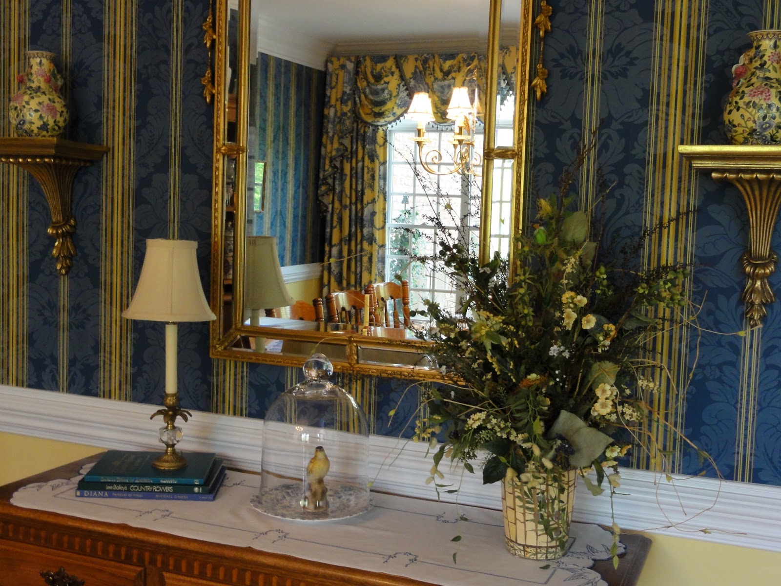 Happy@Home: Vignettes in the Dining Room