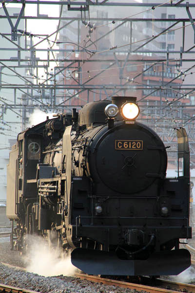 撮り鉄人生録+α: 今日のC6120(12) 高崎駅近くのタカバシ下で