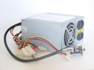 CONCEPTOS DE HARDWARE: FUENTE DE PODER AT