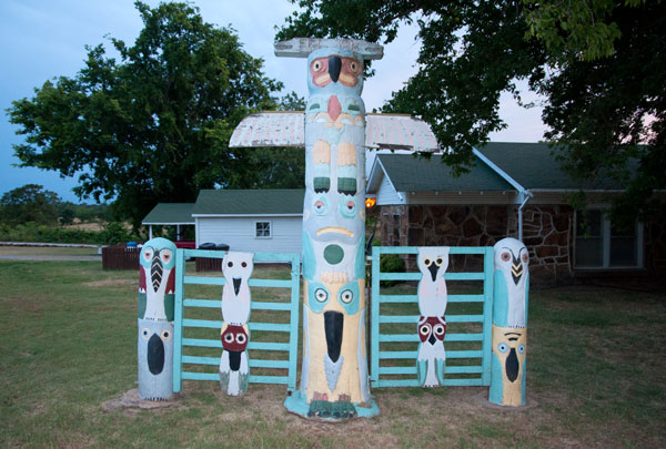 One Dusty Track: Route 66 – Sears House & The World’s Largest Totem Pole