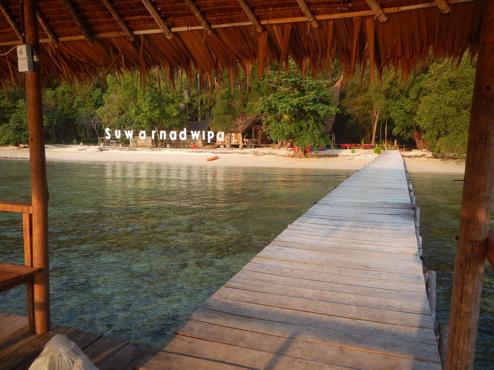 Tempat Wisata Murah di Padang Sumbar paket Penginapan di mandeh pulau ...