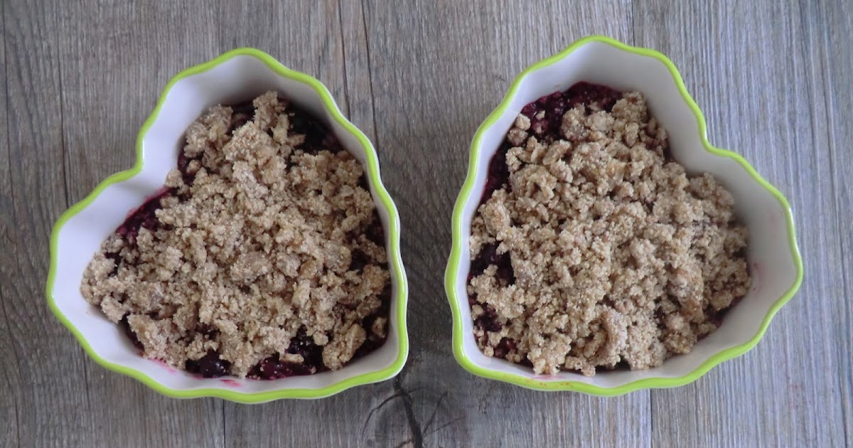 Crumble cru aux fruits rouges à la farine de souchet sans gluten et ...