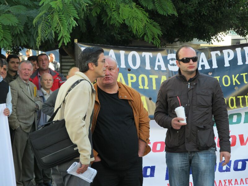 ΦΥΣΙΚΗ ΕΠΙΘΕΣΗ ΣΕ ΜΕΛΟΣ ΤΟΥ ΣΥΡΙΖΑ ΣΤΟ ΑΓΡΙΝΙΟ - NEWS PRESS AGRINIO