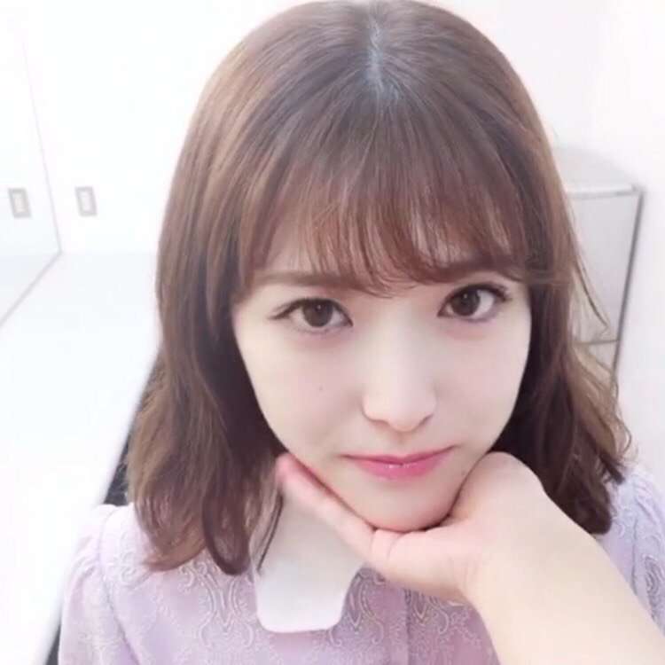 Nogizaka46 Melts Fans’ Hearts With Cute Chin Holding Videos