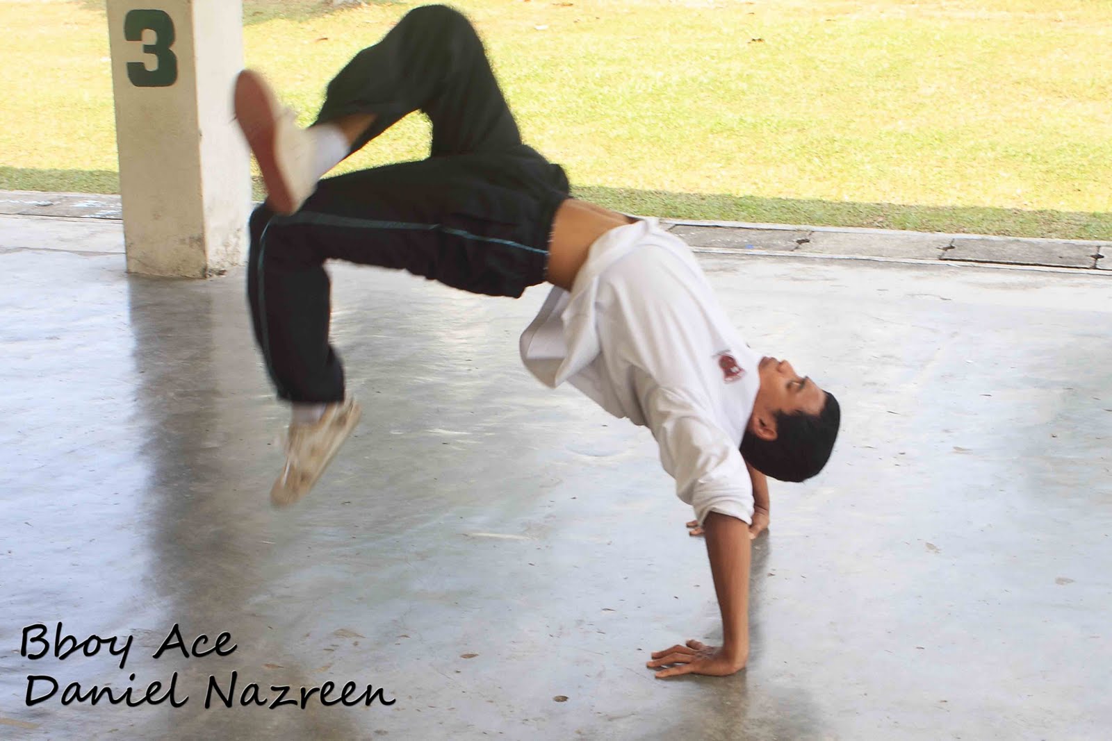 My Life As A Junior PhotoGrapher.: Doing Breakdance