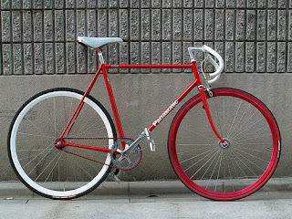Sepeda Fixie Warna Merah Putih - sepeda style