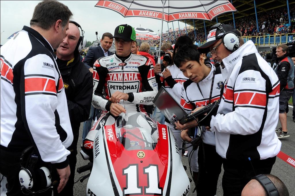 New Yamaha GP Racing clothing line - Momentum Blog