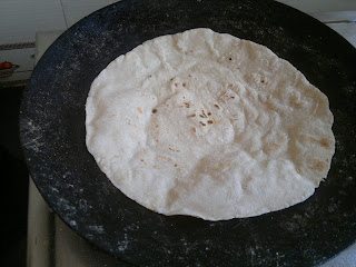 Uttara Karnataka Saviruchi: Jolada rotti(Jowar Roti)