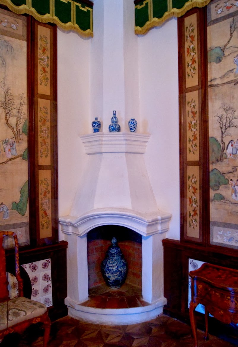 loveisspeed.......: The Menshikov Palace is a Petrine Baroque edifice ...