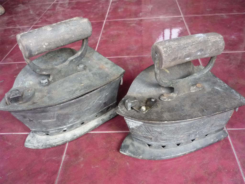 Barang Antik - Setrika Besi Kuno