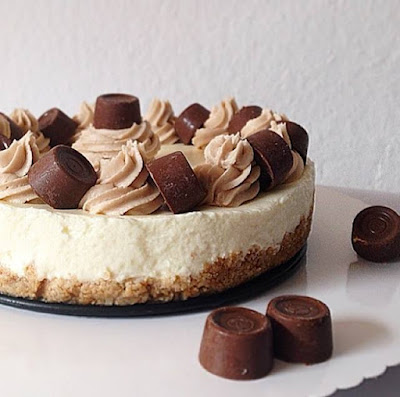 Baking is Love: no-bake chocolate rolo cheesecake.