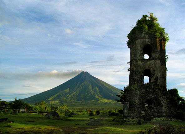 Amazing Philippines: World's Most Perfect Cone Volcano "Mt. Mayon ...