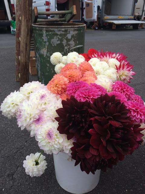 Sunbury Antiques Market at Kempton Racecourse {a recent visit} - Roses ...