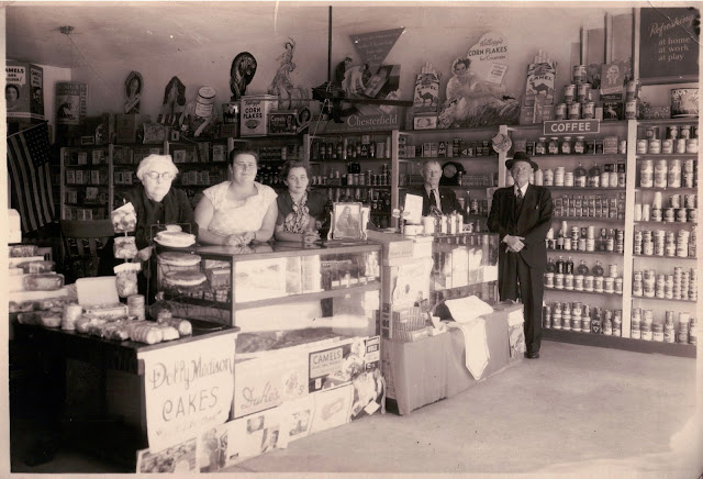 Cheerful Thrifty Door: Let's Look Inside a 1935 Grocery Store