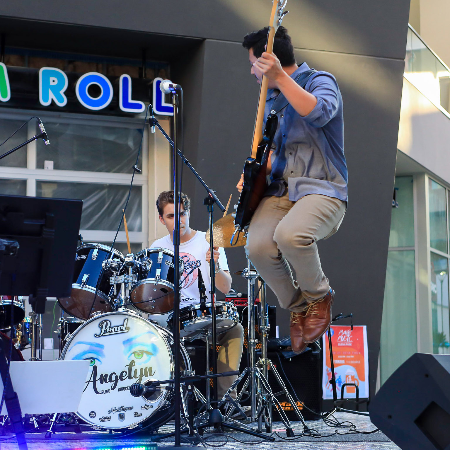 Michael Foo Photography: Source Status