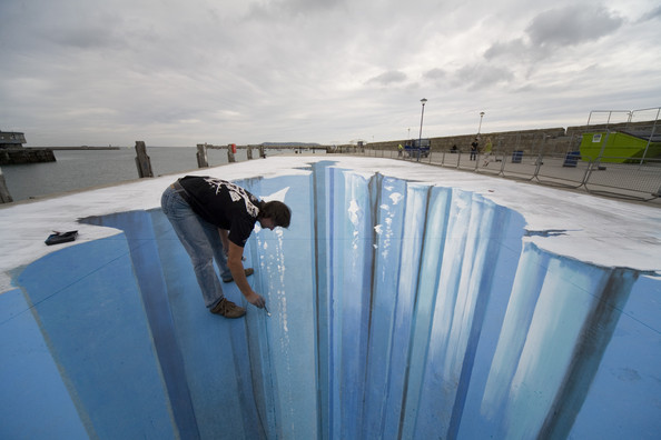 Edgar Mueller's Amazing 3D Sidewalk art - sidewalk art
