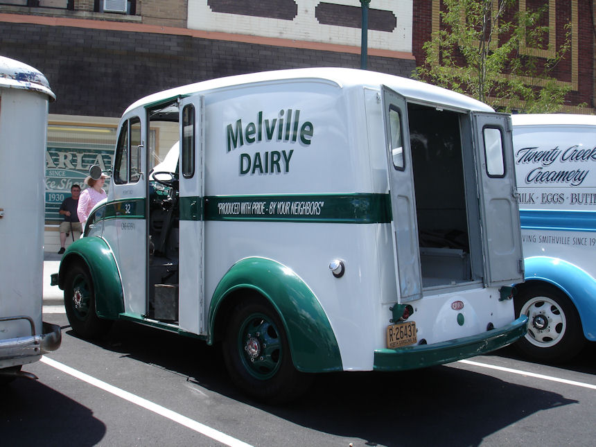 Blue Starr Gallery: Holy Cow it's a Divco