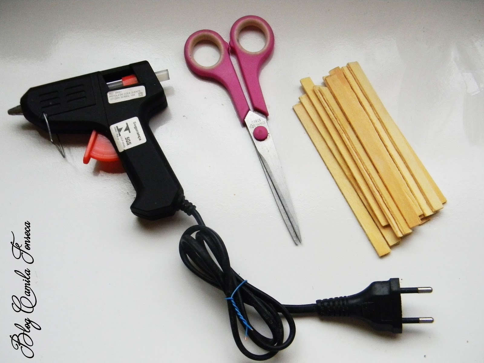 Diy - Mini Cavalete de palito de Picolé - Blog Camila Fonseca